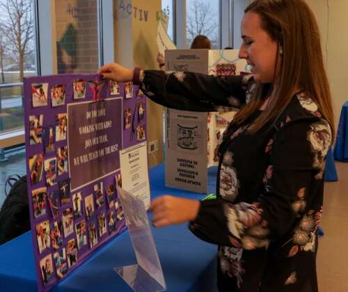 Carol Stream Park District holds fair for job hunters