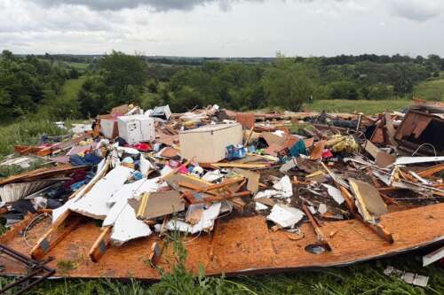 Midwest storms blamed for Iowa death, power outages and flight delays ...
