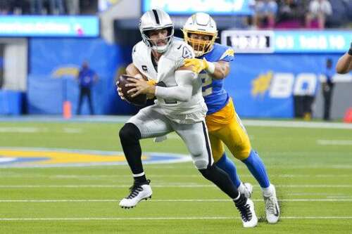 Lightning strike: Raiders can't catch Bolts after slow start