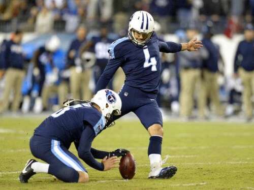 Titans kicker extends record to 51 straight kicks inside 50