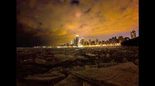 Frigid Chicago day produces hot winning picture