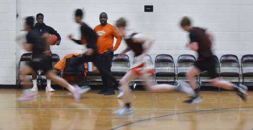 After 185-year run, Elgin Academy looking to go out with a bang