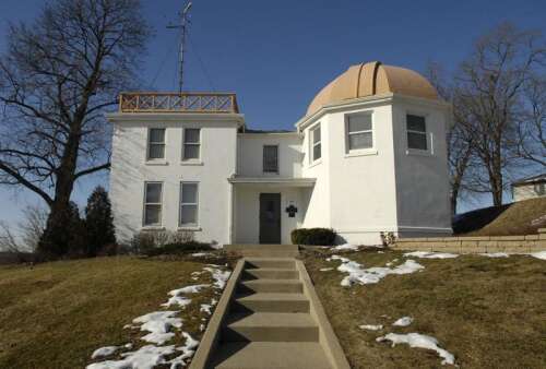 As Elgin Observatory turns 100, U-46 ramps up space curriculum