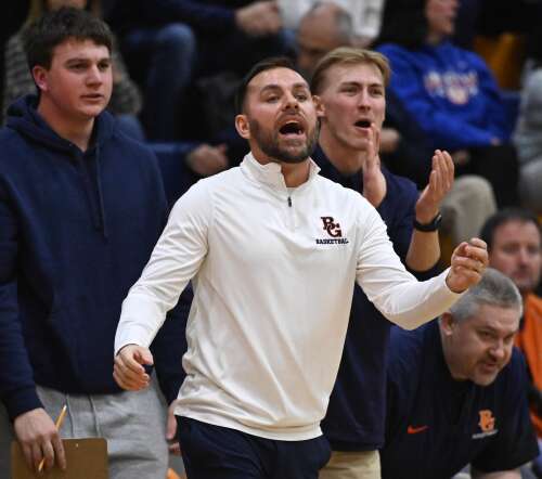 Boys basketball: Mobley, Hoffman Estates finish with a flurry to top ...