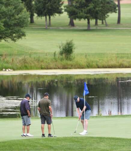 Veterans find golf, camaraderie par for the course at Pine Meadow