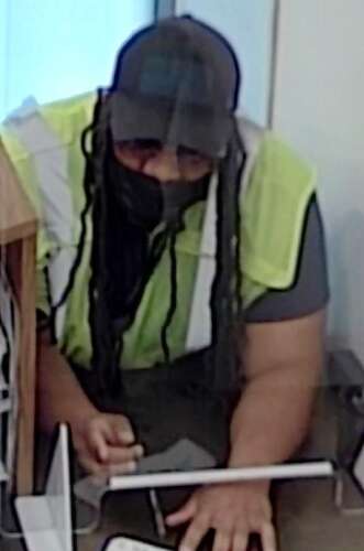Search is on for Elgin bank robbery suspect