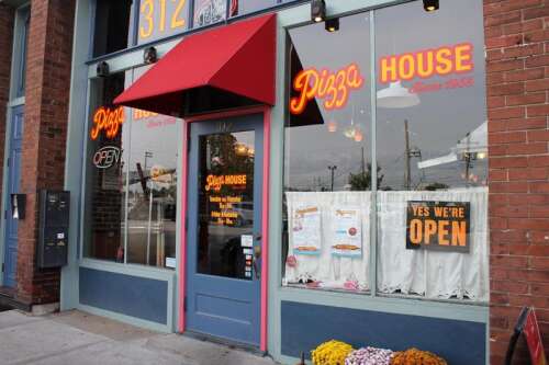 Go for the food: Pizza House in Springfield, Missouri