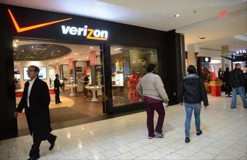 Verizon starts transforming suburban stores into lifestyle centers