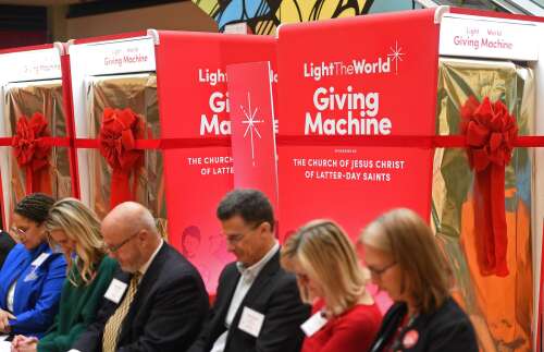 ‘Our family tradition’: Vending machines at Aurora mall make giving as ...