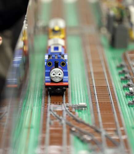 Lego lovers check out train displays at Arlington library