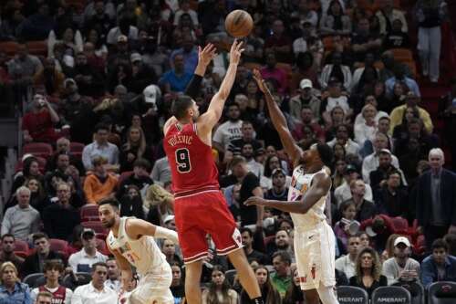 Bulls respond to Sunday's locker room argument by beating Miami