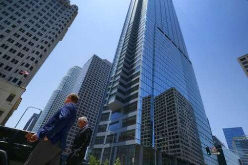 The Latest: Tallest building west of Mississippi River open