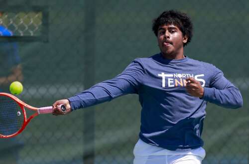 Boys tennis: Naperville North edges Oak Park to win NaperValley invite