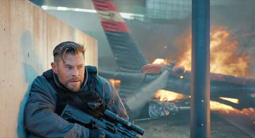 In 'Extraction 2,' Chris Hemsworth returns as a gun-for-hire who pulls ...