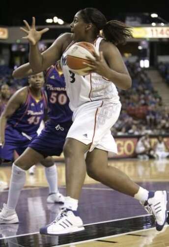 Sky adds Courtney Paris via WNBA dispersal draft