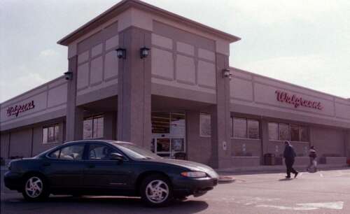 Walgreens now offers FedEx drop-off, pickup services