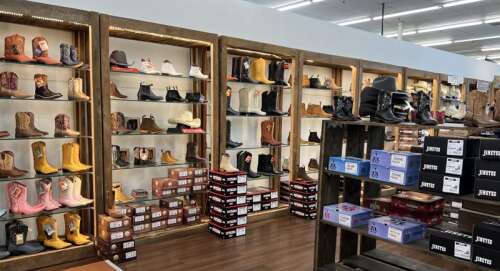 'There is a community here': Elgin Mall vendors seek extension, new ...