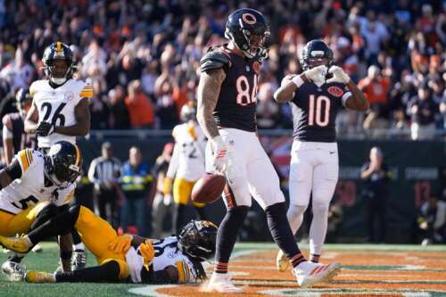 Caleb Williams throws for 3 TDs as Bears beat Steelers 31-28 with ...