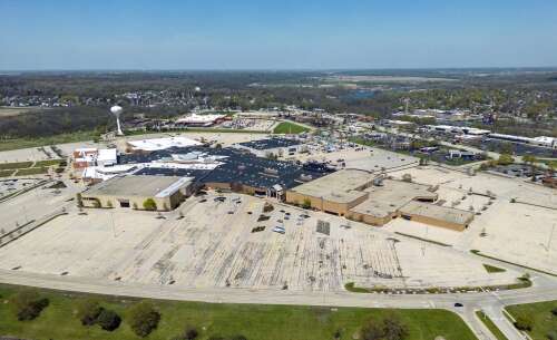 Closing time: Spring Hill Mall to ring up last sales on March 22