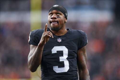 Bears sign return specialist Carter to one-year deal