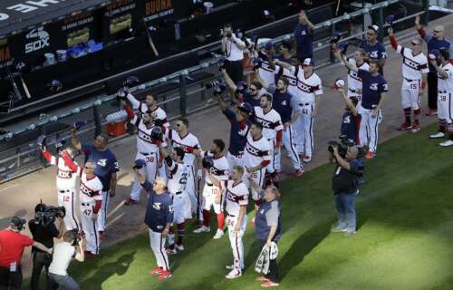 It's OVAH: Hawk Harrelson calls final Sox game
