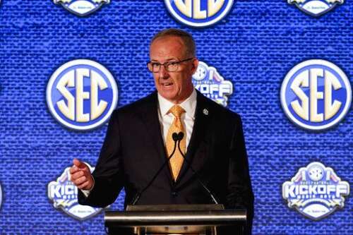 SEC invites Oklahoma and Texas to join conference - in 2025