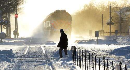 As North Pole weather moves in, Metra reduces schedules Friday