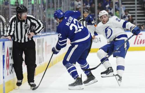 Devils trip up Kane, Rangers, but former Hawks' D-man McCabe a big hit ...