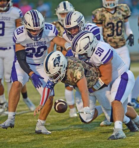 Huge second quarter leads Bulldogs to win over Panthers