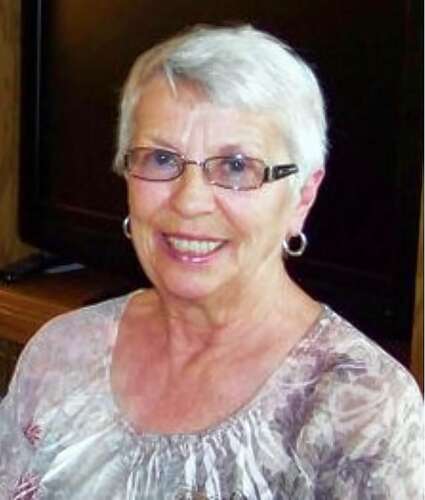 Lynda Uhles Portinga of Maryville