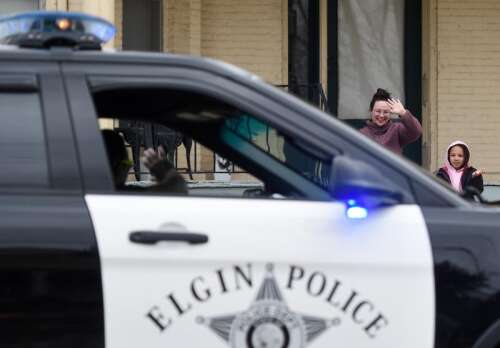 Elgin's “Light Up the Day” parade cheers up residents, participants