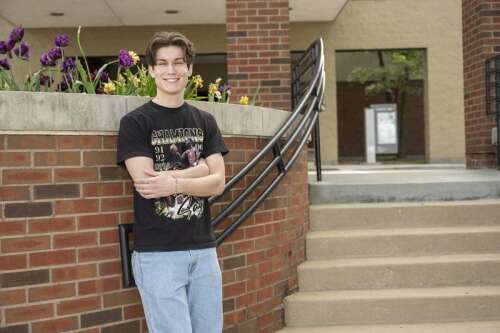 Tyler Garza receives 2022 Dr. David Sam Award from Elmhurst University