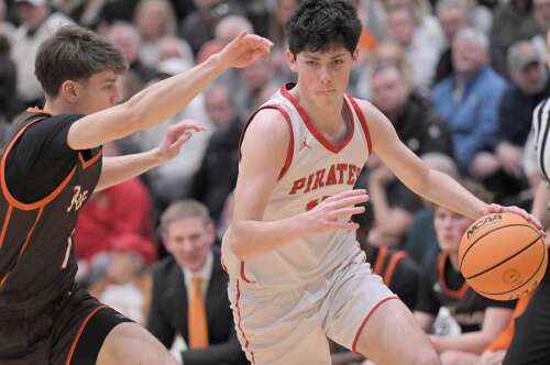 Boys basketball: Pomis scores 33 to power Hersey past Palatine in ...