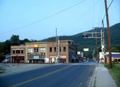 'Slack packers' enjoy trek on Appalachian Trail