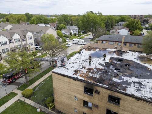 Five people hurt in Des Plaines apartment fire