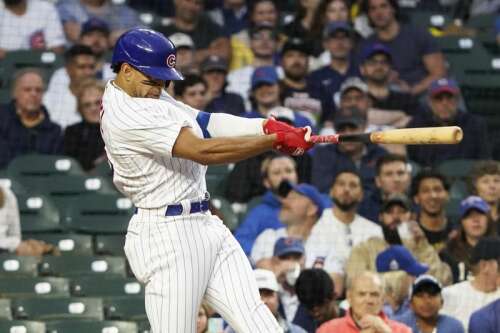 Cubs bats wake up late, but they lose in 10 innings to finish 1-5 homestand