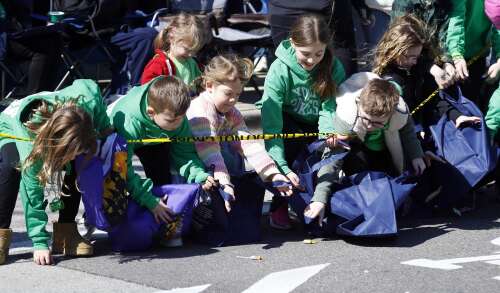 St. Patrick’s Day Parade floats and Irish dancers draw thousands