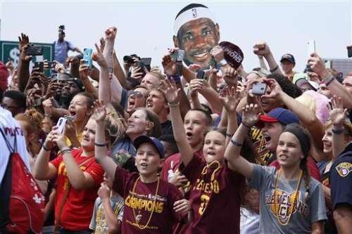 Massive crowd engulfs Cleveland, champion Cavs at parade