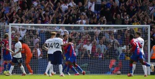 Tottenham loses perfect record in EPL in 3-0 loss at Palace