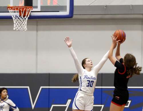 Huntley boys, girls make key plays in fourth quarter to win pair of games at Burlington Central