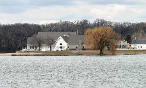 Candlewick Lake in neighborhood profile
