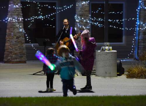 Northbrook's Ben Tatar performing drive-up concert to close out ...