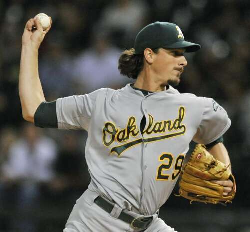 Hahn in no rush to make more moves for White Sox