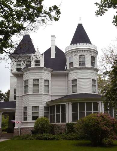 Palatine's historic Patten House sold to Inverness couple
