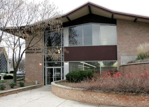 Demolition set for old Helen Plum library in Lombard