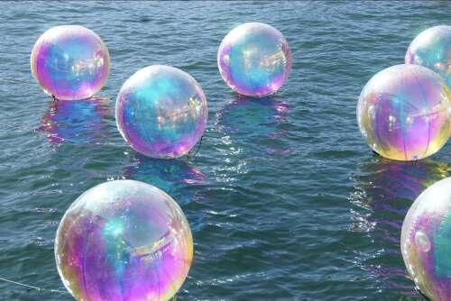 Shimmering Summer: Chicago Botanic Garden to feature iridescent bubble art