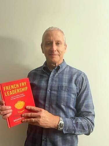 'Girl Dad': St. Charles author, father shares parenting insights in ...