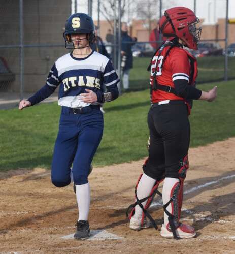 CSL South girls softball: Glenbrook South earns 2-1 victory over Niles West
