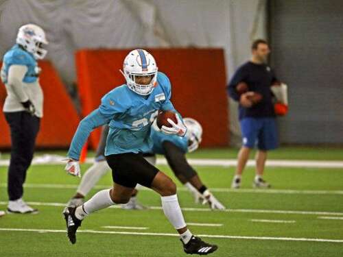 Miami's Fitzpatrick attends 1st NFL game _ and makes impact