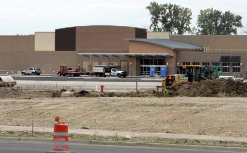 Elgin Super Walmart announces tentative grand opening